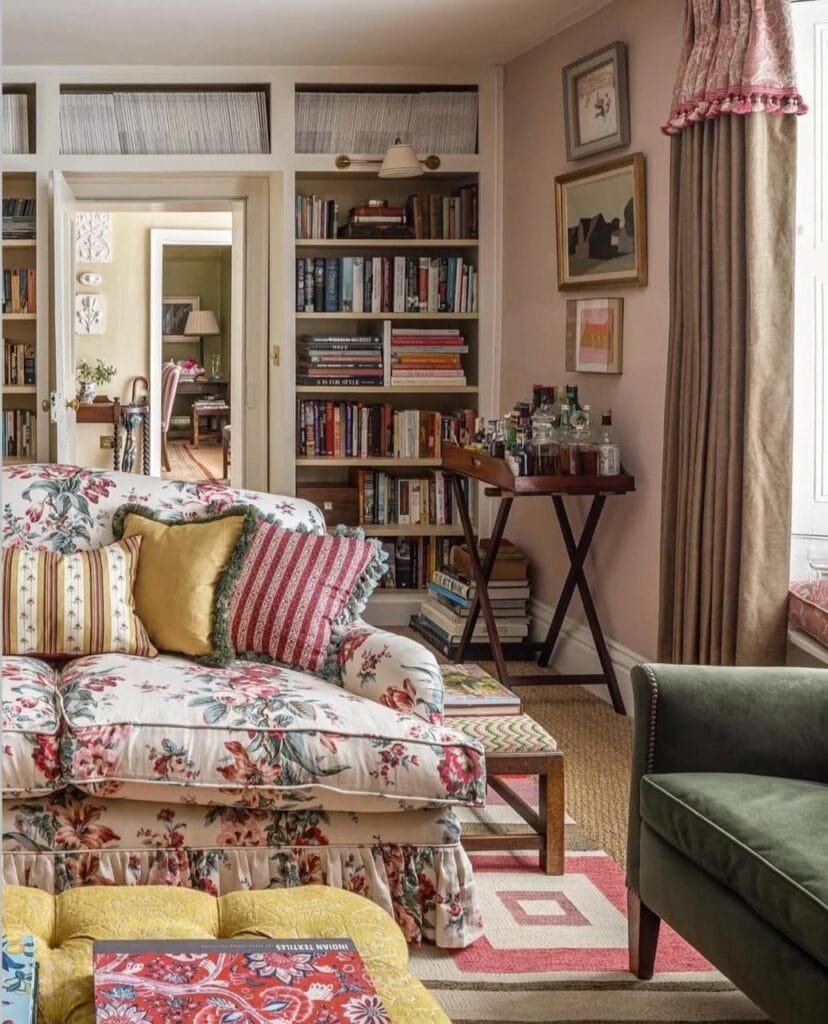 10 Creative Ways to Decorate with Books - In Every Room of the House ...